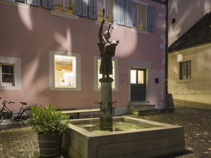 Greth Schell Brunnen | Zug Tourismus